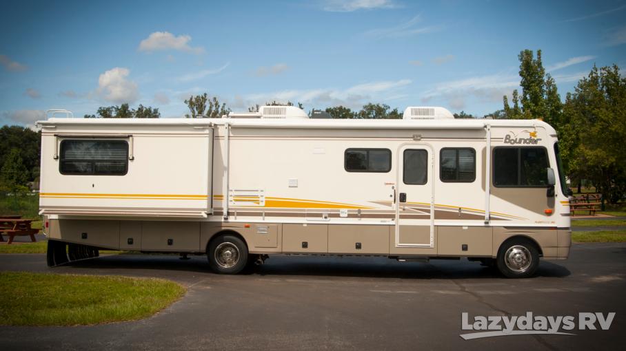 2003 Fleetwood RV Bounder 35R for sale in Tampa, FL | Lazydays